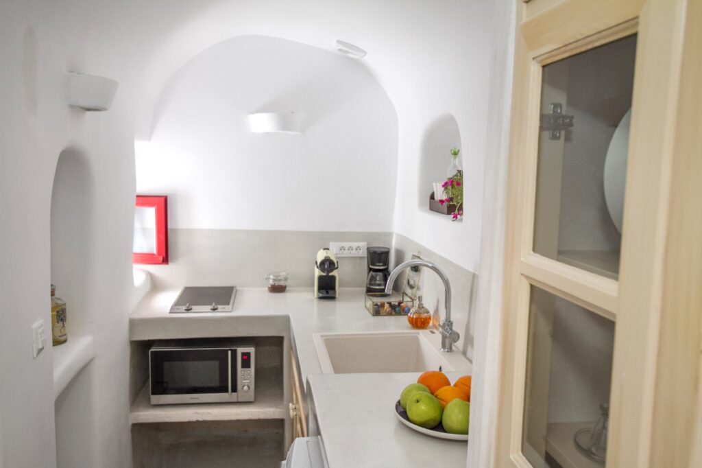 The Cave House – Hector Cave House